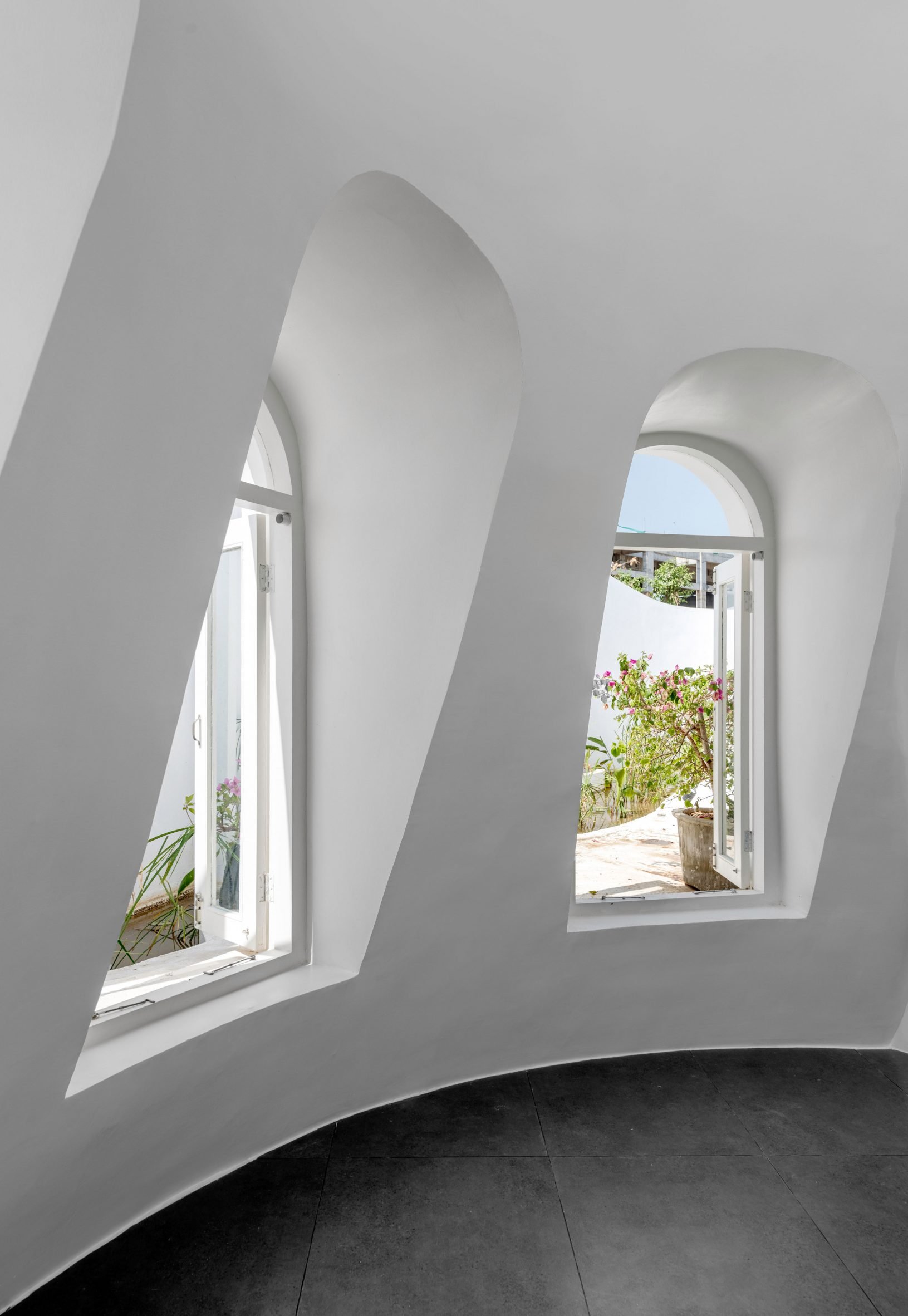 Ferrocement Building With The Grid Architects Completes Sculptural